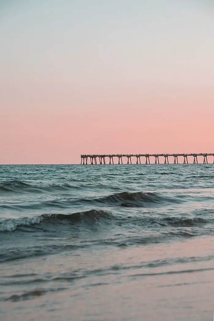 13 Fun and Cheap Florida Vacation Spots in 2024 [Sunshine State Savings!]
